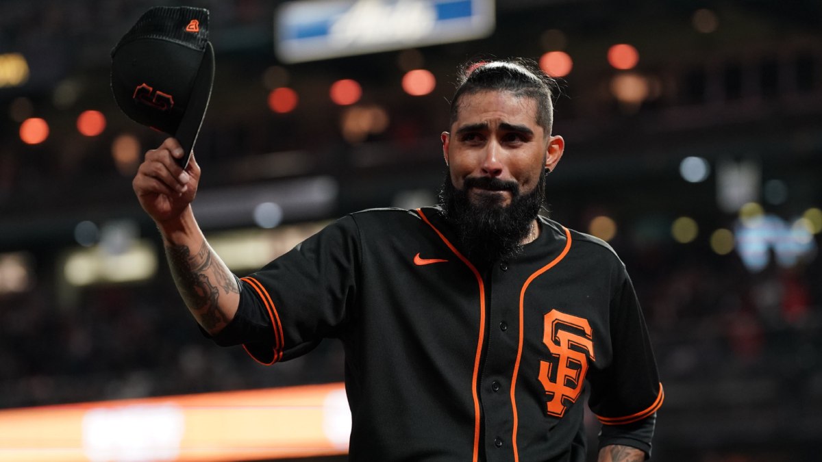 Sergio Romo se retira del béisbol profesional con una emotiva ovación ...