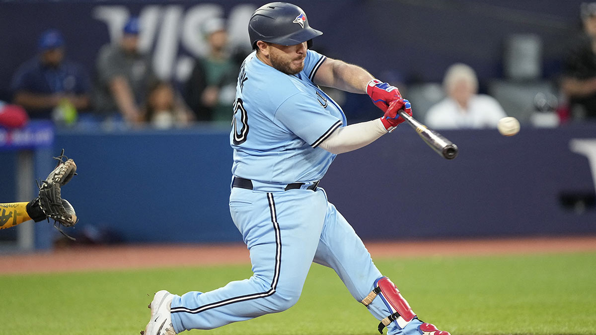 Alejandro Kirk conecta tres hits en la victoria de los Blue Jays ante ...