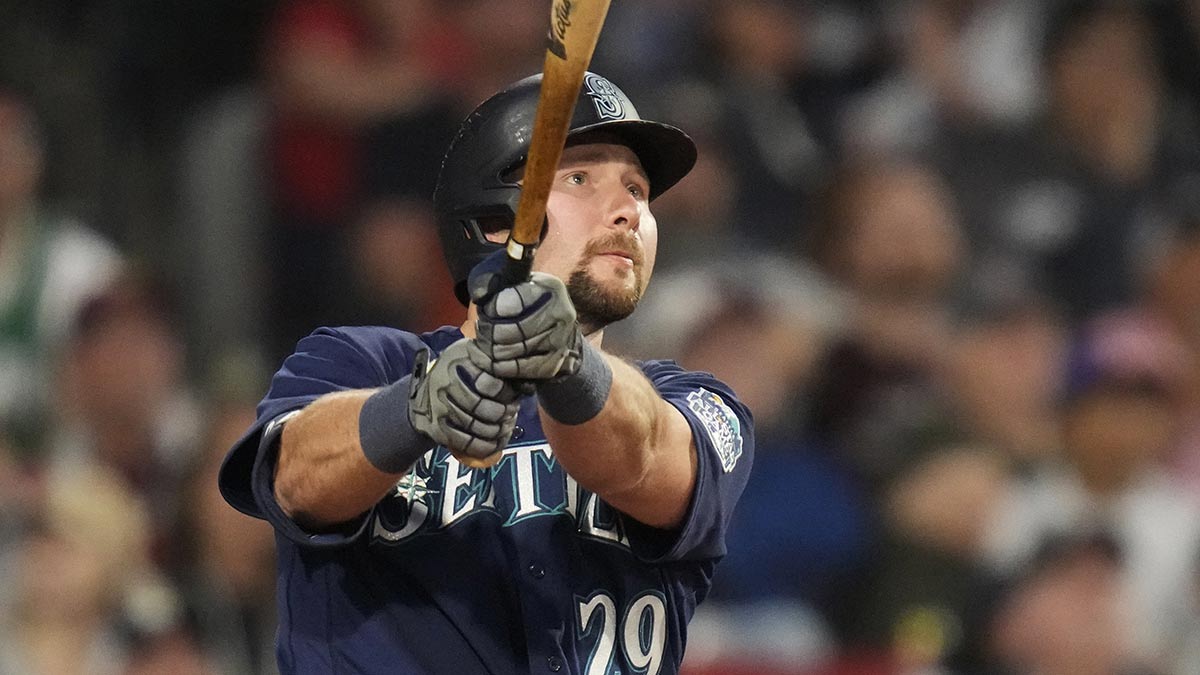 Cal Raleigh se convirtió en el primer receptor que conecta un par de ...