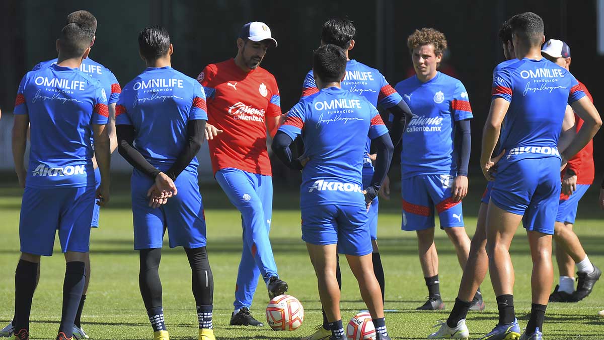 Chivas rompe filas y se van en silencio - ClaroSports