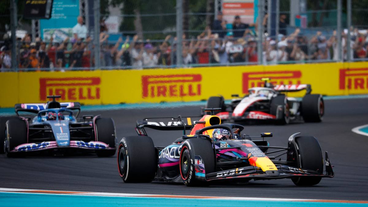 15 vueltas le costó a Max Verstappen remontar e iniciar el acecho a ...