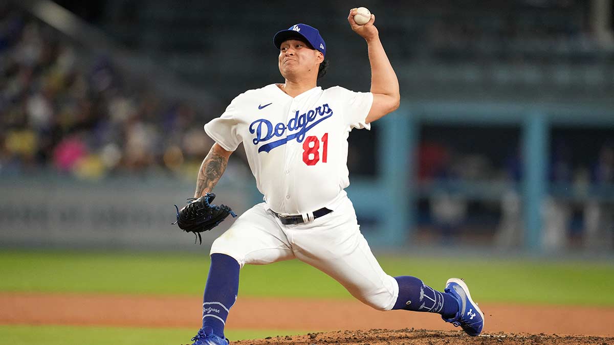 Víctor González con otro relevo en blanco, en blanqueada de Dodgers sobre Padres - ClaroSports