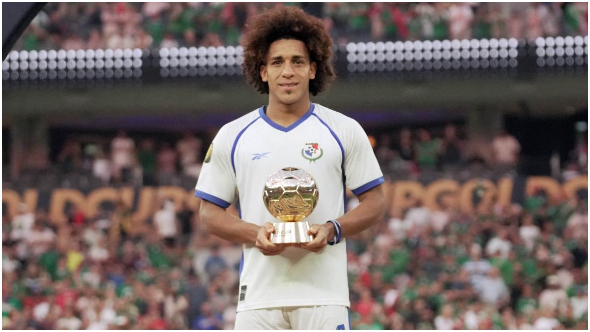 Carrasquilla Se Deshace De Su Premio De Mvp De La Copa Oro En Un Emotivo Regalo A Su Padre