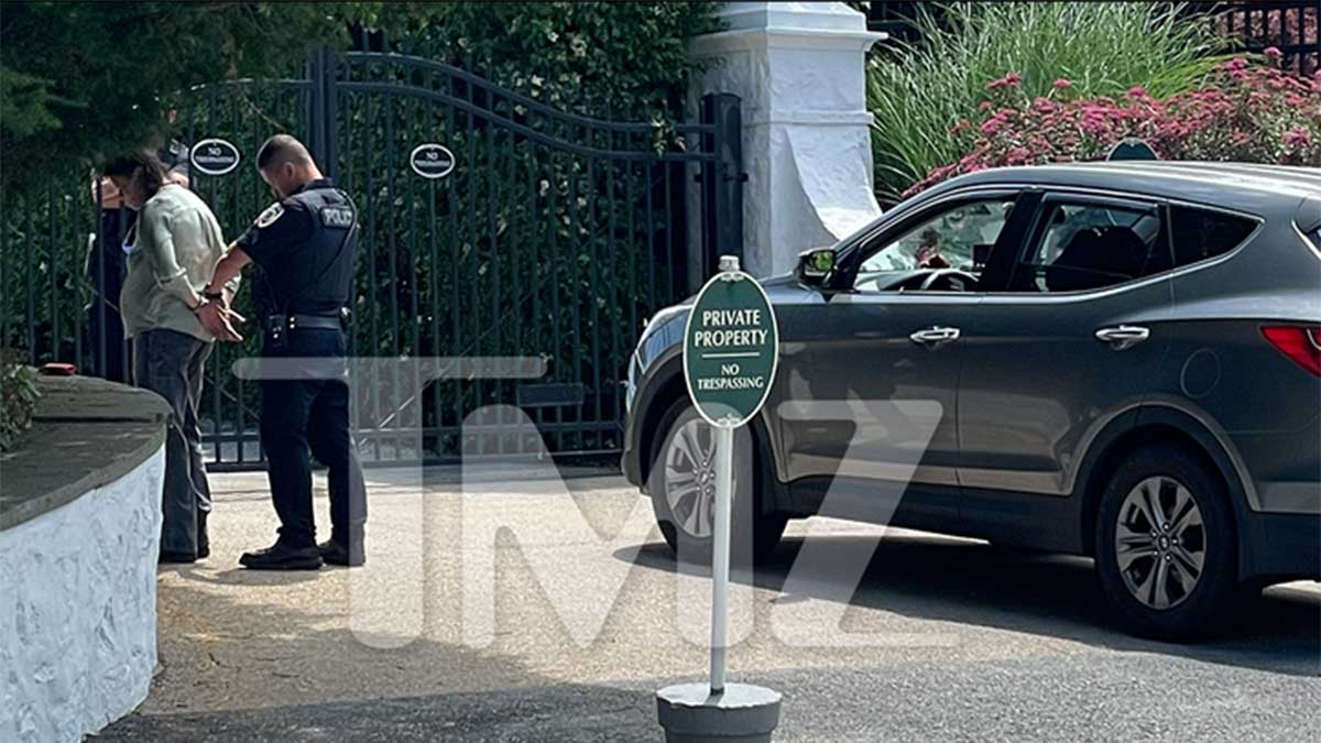 ¡Mujer es arrestada por merodear la casa de Taylor Swift! - ClaroSports