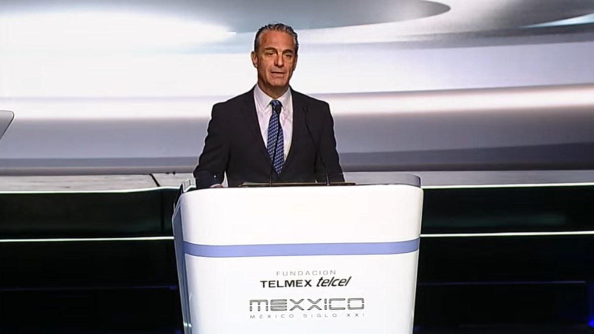 Carlos Slim Domit y su mensaje para los becarios en el evento México ...