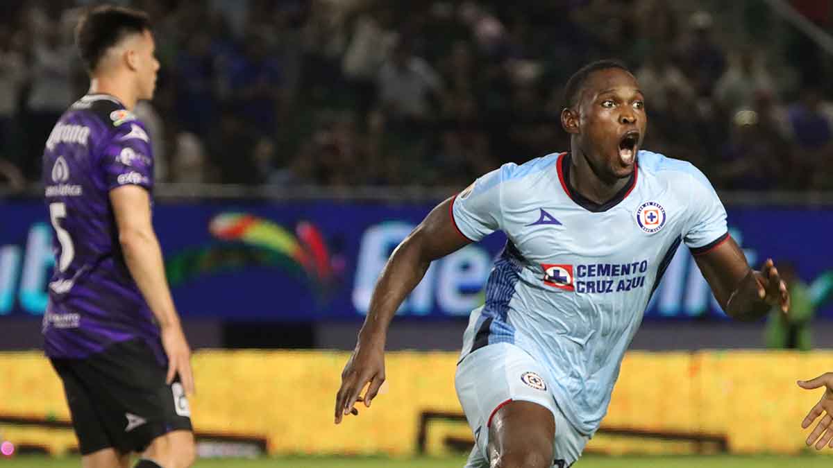 Diber Cambindo se luce con un doblete y Cruz Azul rescata el empate ante Mazatlán - ClaroSports