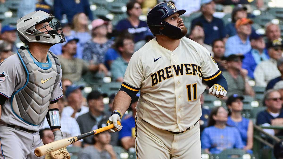Rowdy Tellez colabora en triunfo de Cerveceros, que se acercan a ...
