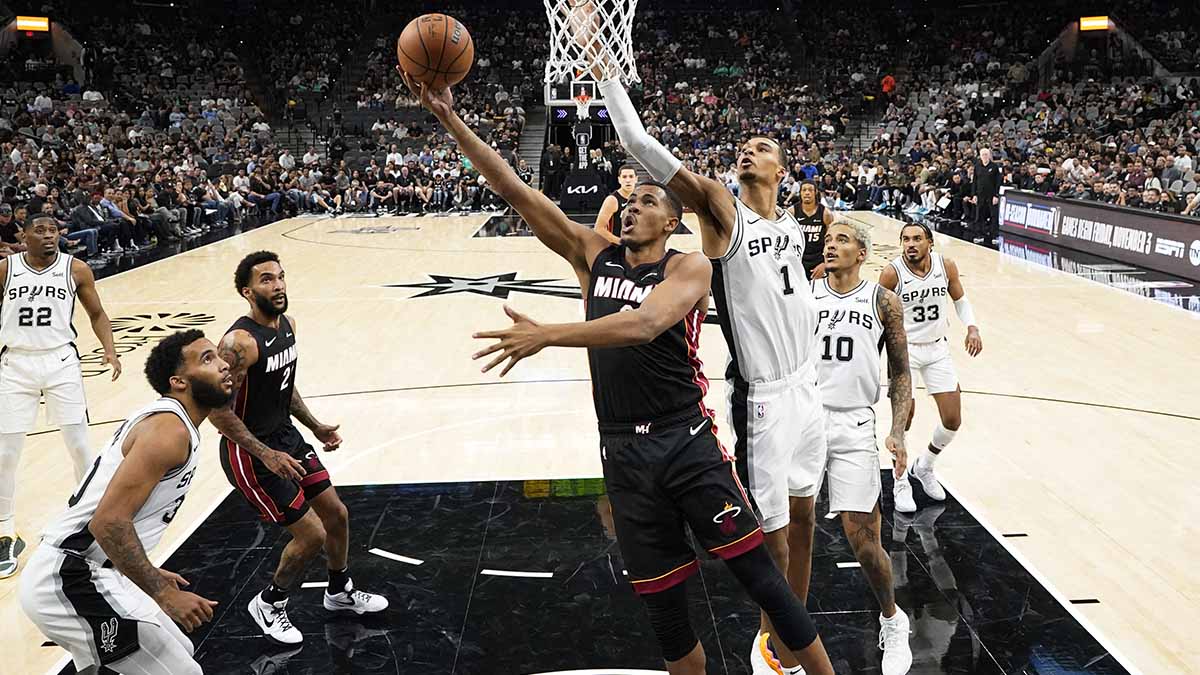 Víctor Wembanyama comanda a los Spurs sobre Rockets y ya ilusiona con su debut en la NBA ...