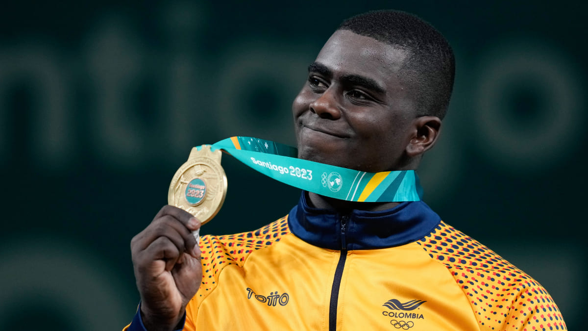 Jhonatan Rivas es el rey: medalla de oro en levantamiento de pesas de ...