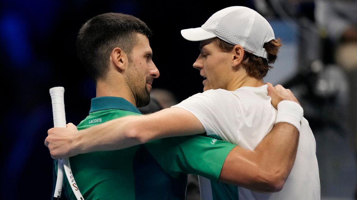 Jannik Sinner le gana por primera vez a Novak Djokovic y rompe la racha de victorias del serbio ...