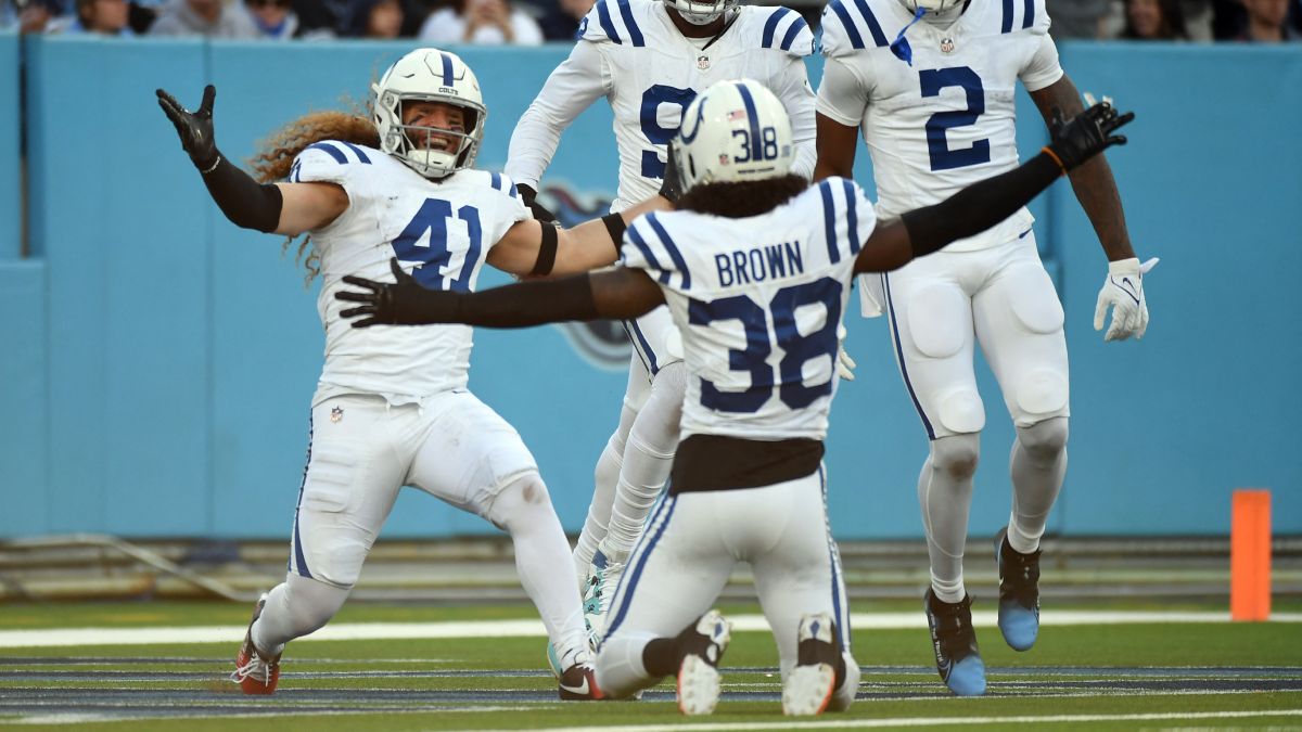 Los Colts suspenden a dos jugadores para el cierre de temporada regular - ClaroSports
