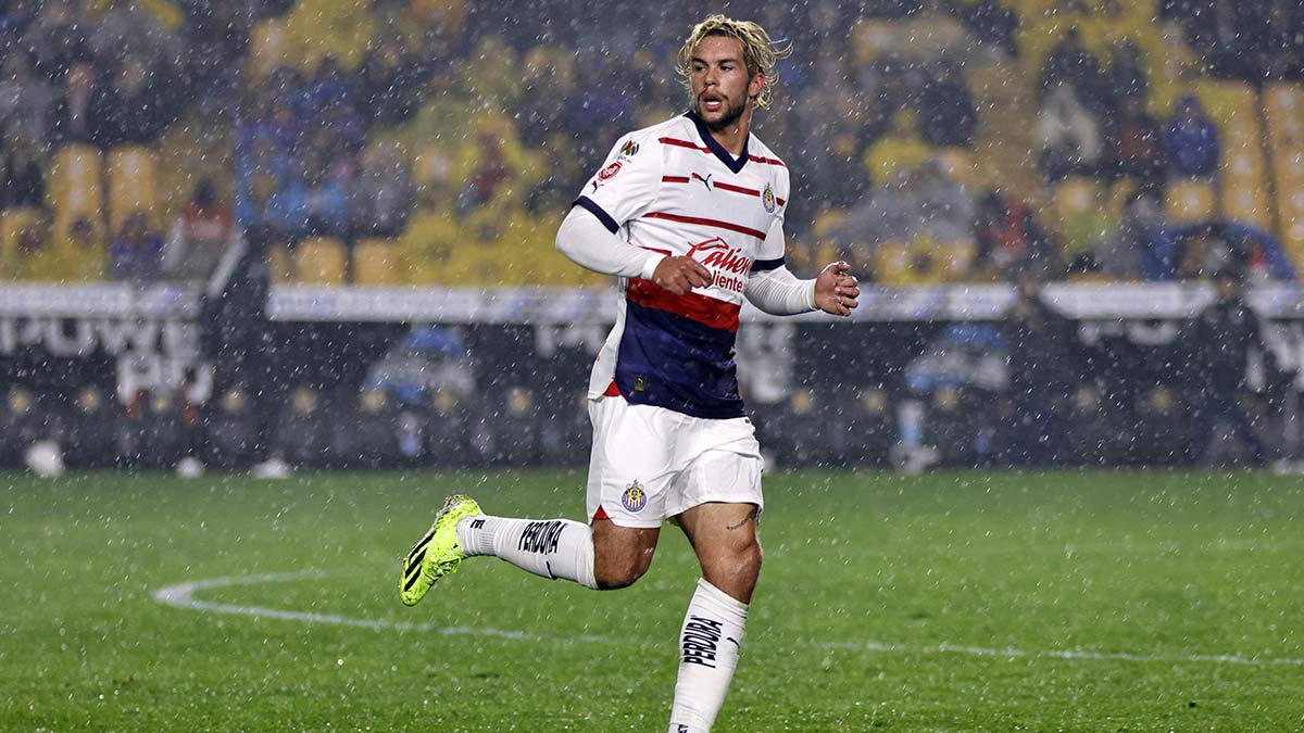 Cade Cowell debuta con las Chivas en el duelo ante Tigres - ClaroSports