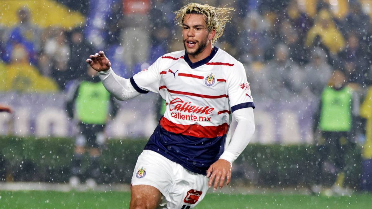 Cade Cowell se luce y comanda la victoria de Chivas ante el Forge FC en ...