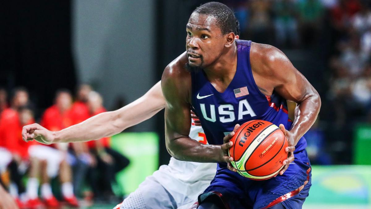 Kevin Durant presenta molestias musculares que le impiden participar con el Dream Team previo a ...