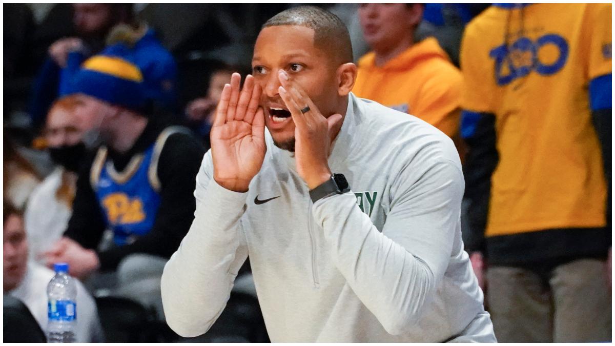 Escándalo en la NCAA: suspenden a un árbitro por insultar a un ...