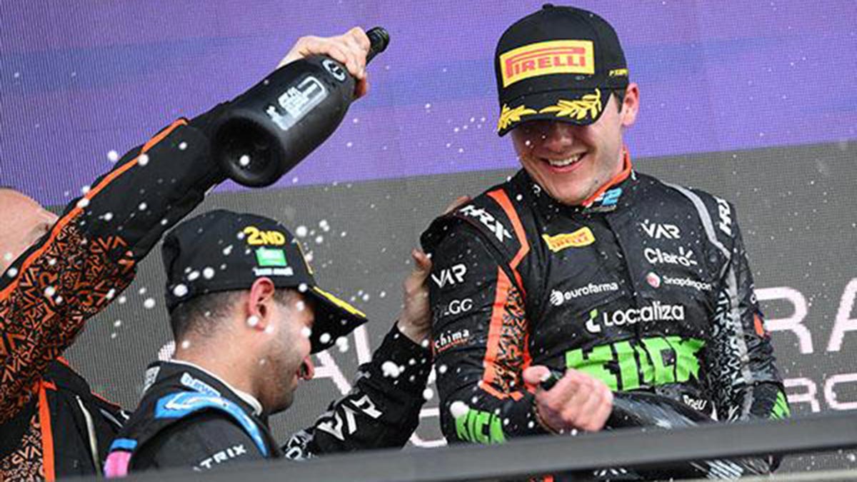 Triunfo y doble podio para Enzo en Arabia y primeros puntos para Villagómez - ClaroSports