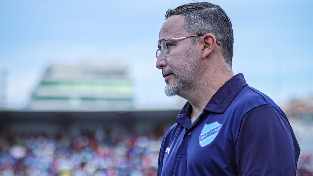 Flavio Robatto se da un festín explicando que Bolívar no quemó tiempo ...