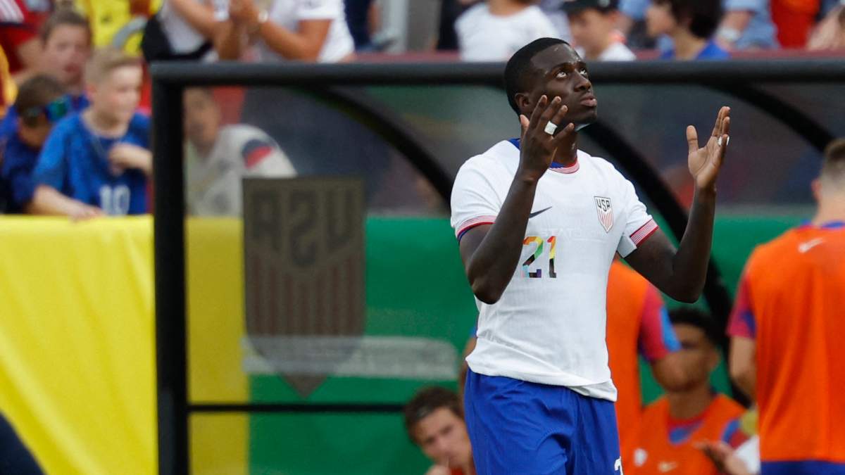 Tim Weah se disculpa ante la afición del USMNT tras su expulsión ante ...