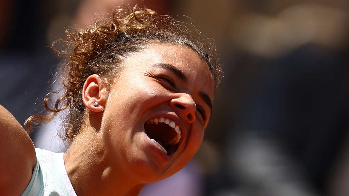 Jasmine Paolini da la campanada en Roland Garros, vence a Elena ...