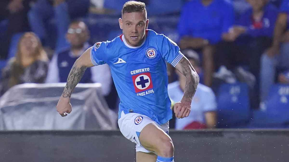 Rotondi renueva con Cruz Azul hasta 2028 - ClaroSports