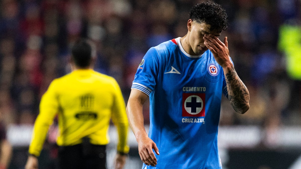 ¡Jorge Sánchez no aprende! Una vez más el defensor falla en un momento clave - ClaroSports