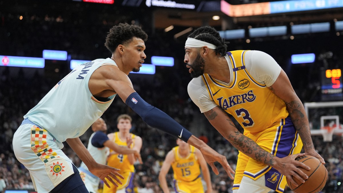 Anthony Davis y LeBron James lideran la victoria de los Lakers ante los Spurs de Wembanyama ...