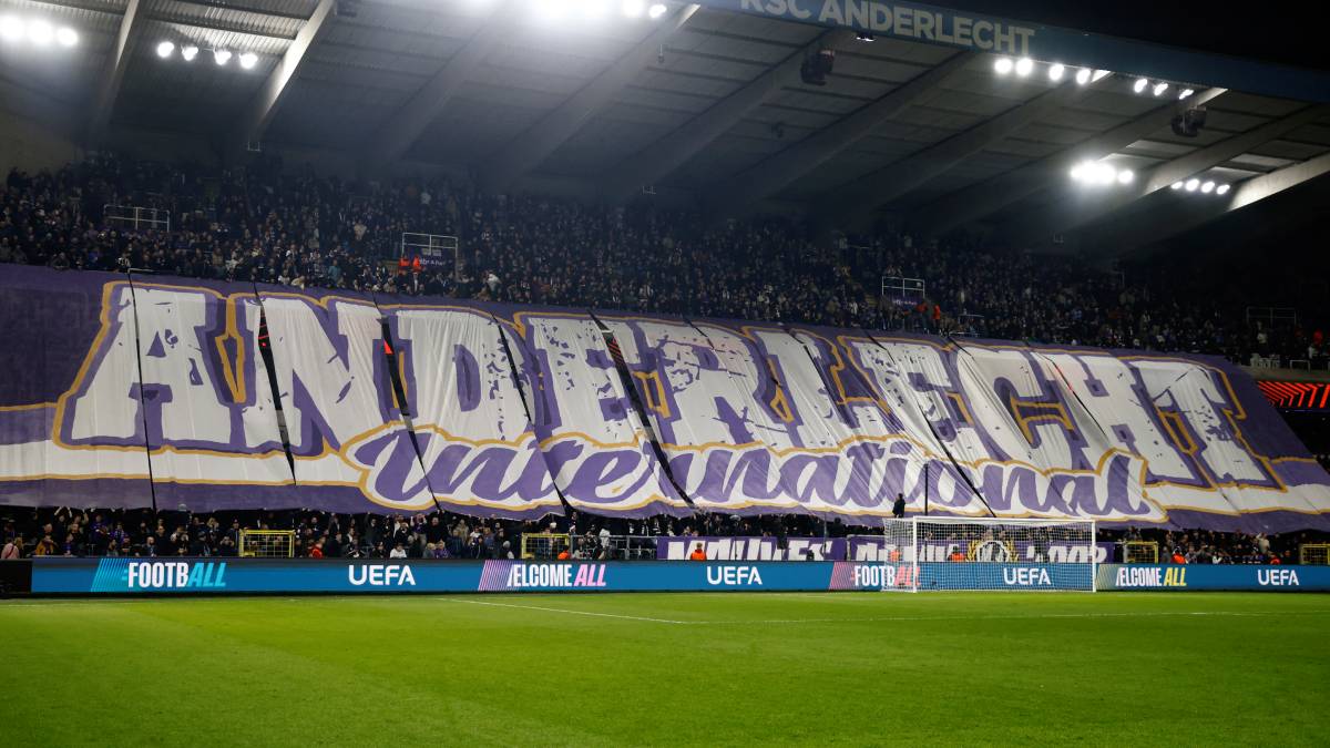 La actualidad del Anderlecht, equipo al que llegaría César Huerta ...