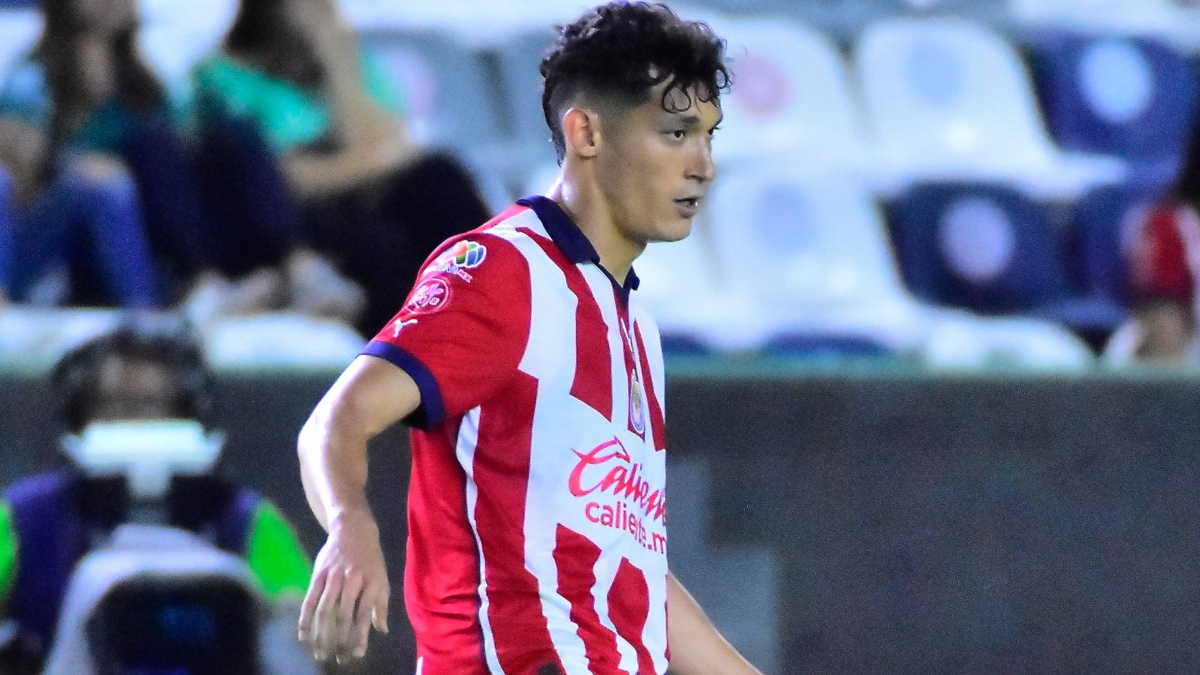 Chivas pierde a Chiquete; el defensa llegará al Cruz Azul para el ...