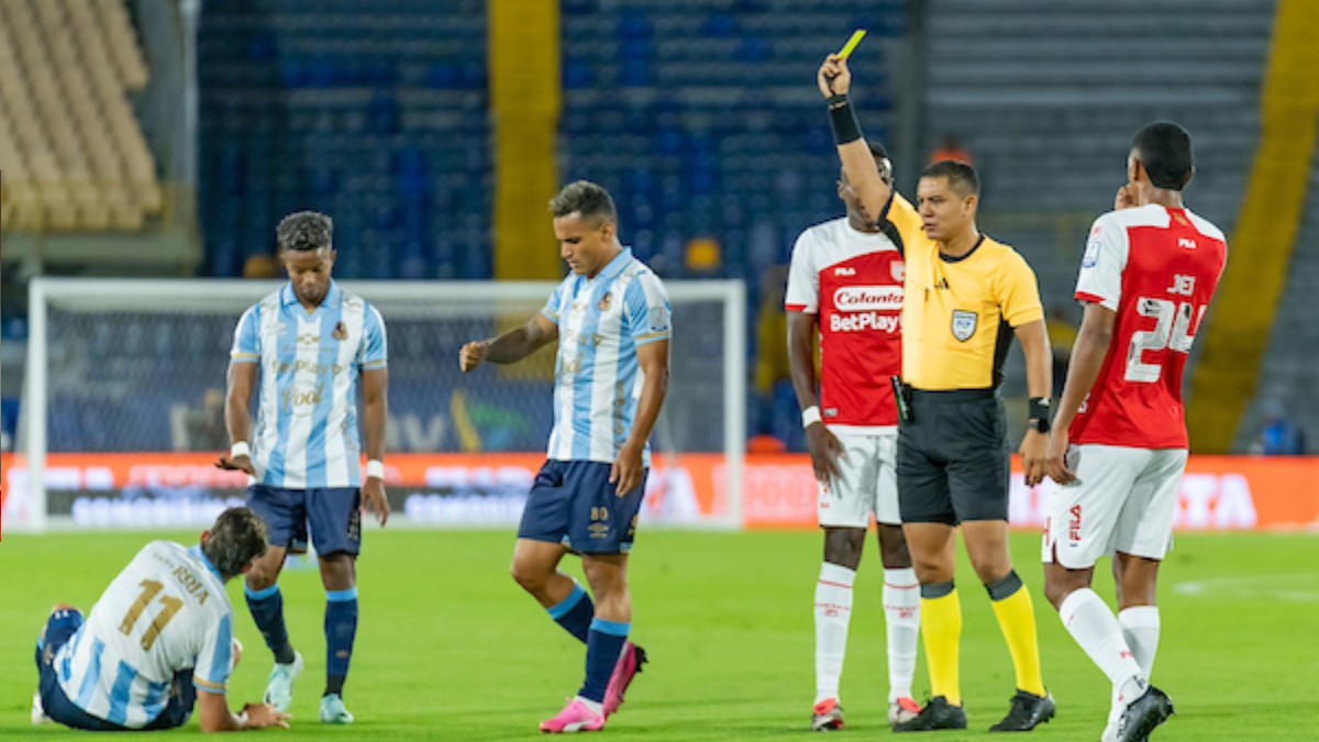 Luis Matorel da una mano para el opaco Santa Fe vs Tolima en El Campín - ClaroSports