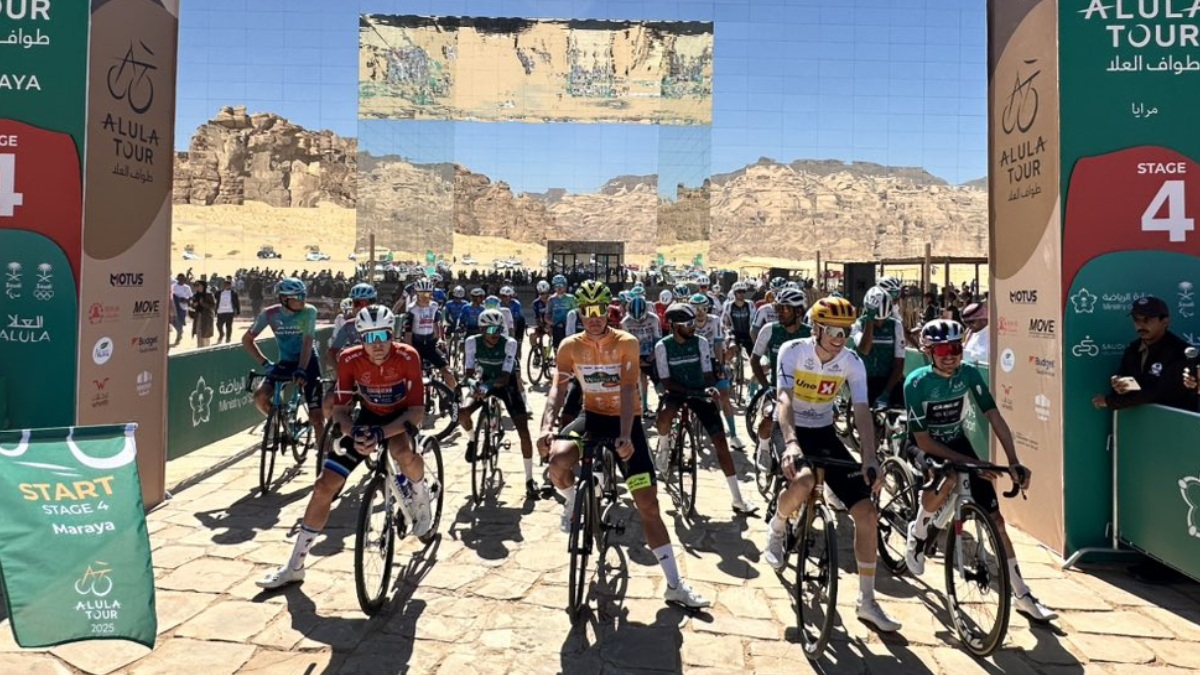 Thomas Pidcock gana la cuarta etapa y se adueña de la general del AlUla Tour