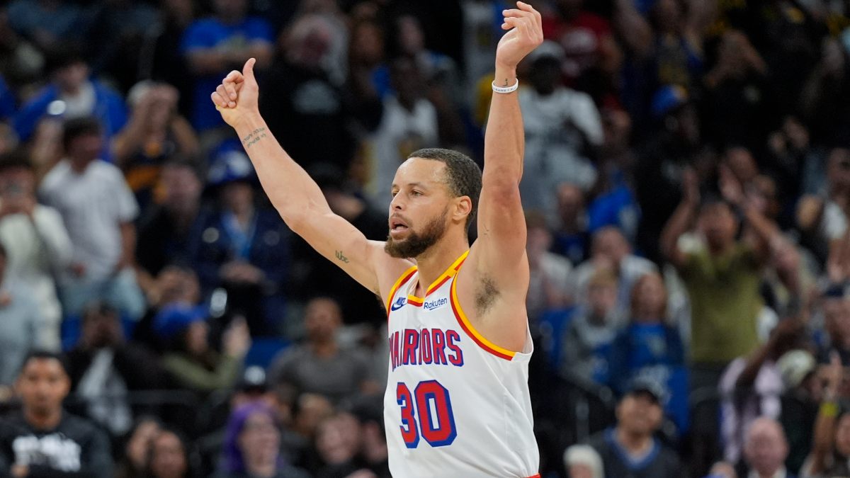 Stephen Curry brilla con 56 puntos y 12 triples en la victoria de Warriors sobre Magic - ClaroSports