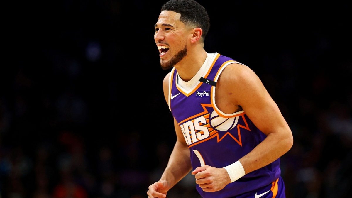 Devin Booker guía la victoria de Phoenix Suns sobre Milwaukee Bucks en el último segundo ...