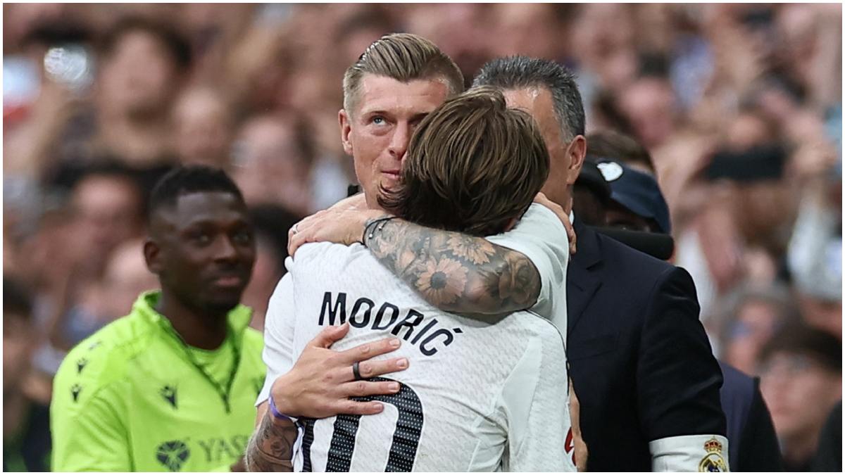 Toni Kroos reaparece en el Santiago Bernabéu para darle una emotiva despedida a Luka Modric ...