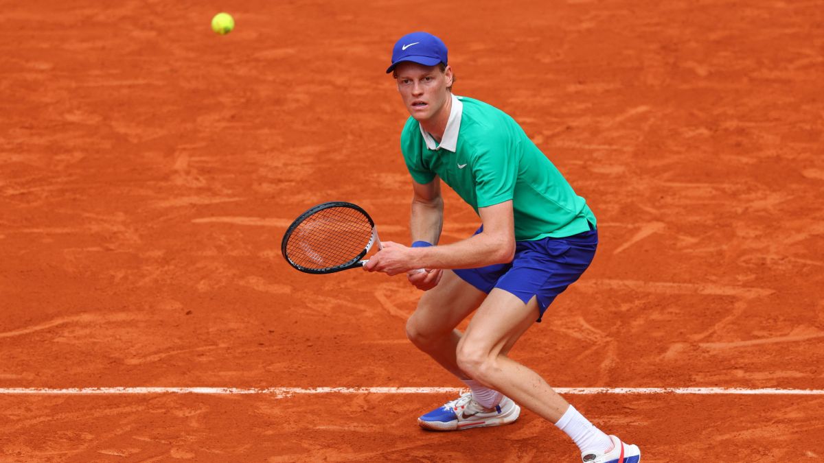 Jannik Sinner avanza en Roland Garros y extiende su racha invicta en ...